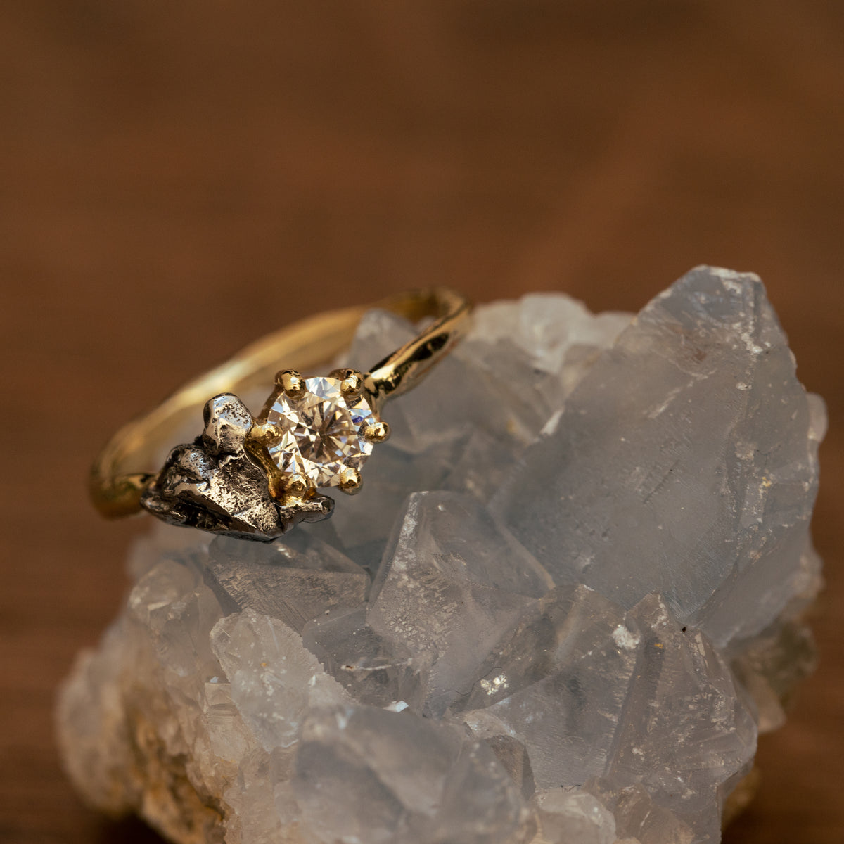 Raw engagement ring with meteorite and diamond – Kwintner